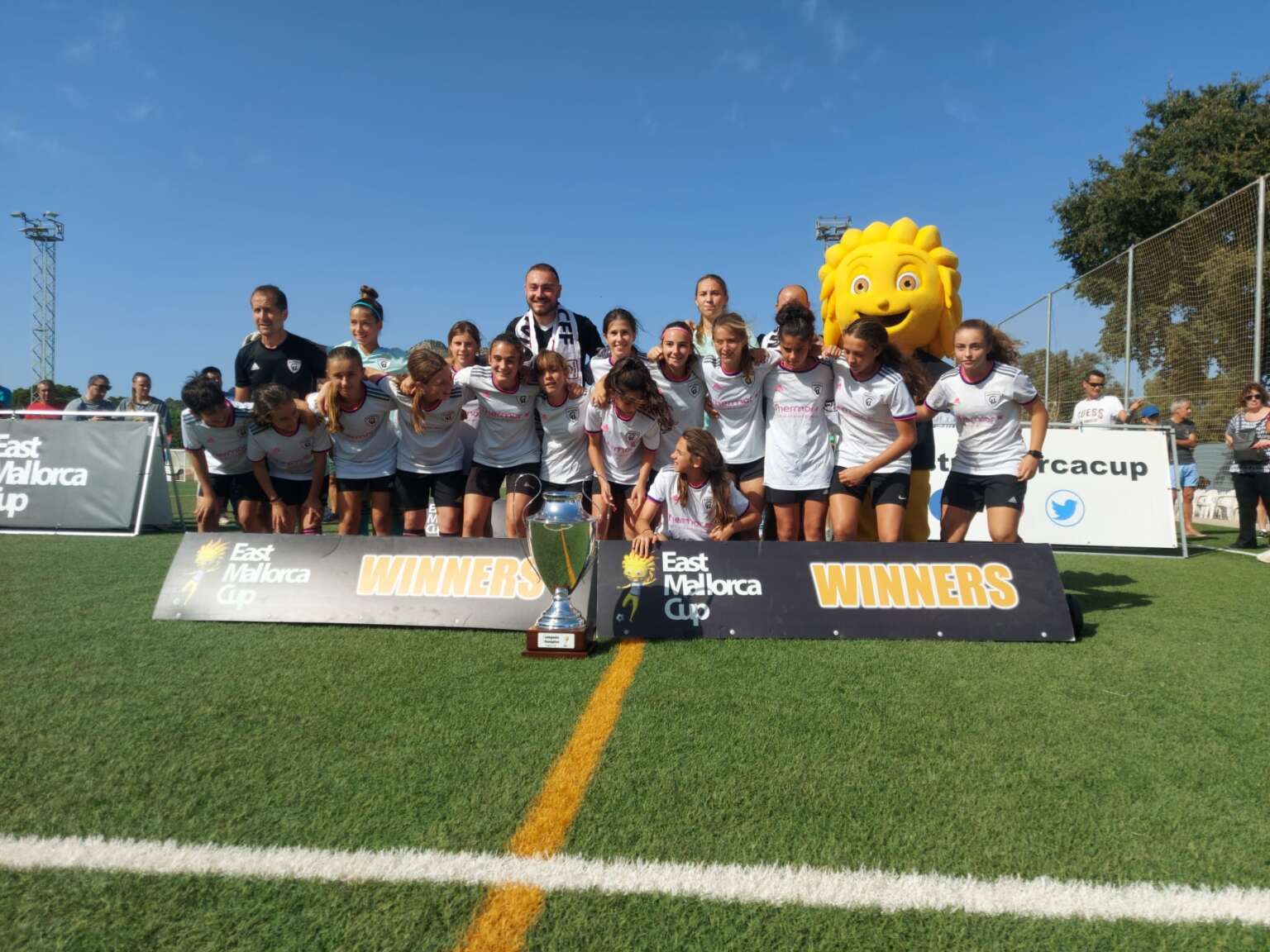 Campeonas de la East Mallorca Girls Cup, mejor cantera sub-14 2022 - Web Oficial Madrid CFF